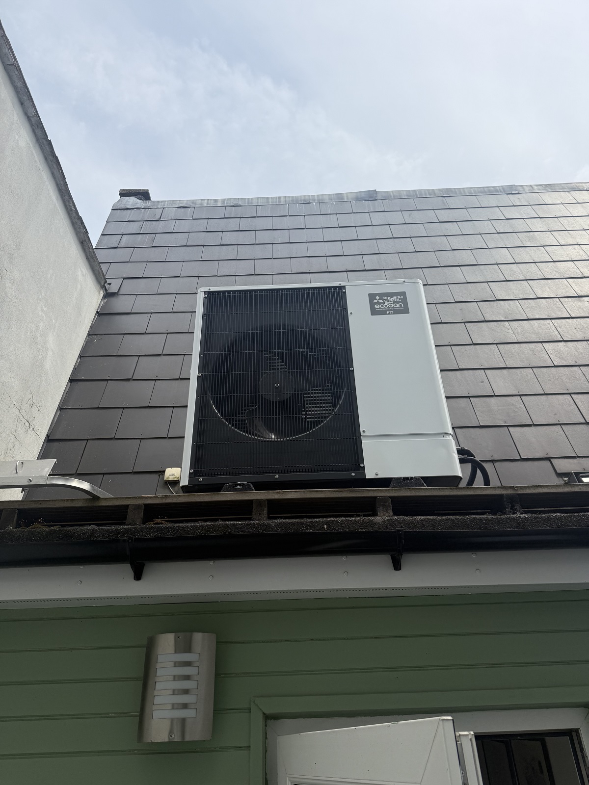 Air Source Units - Berkshire Hampshire Heat Pumps
